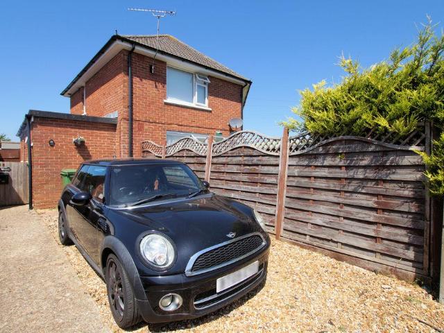 2 bedroom maisonette for sale