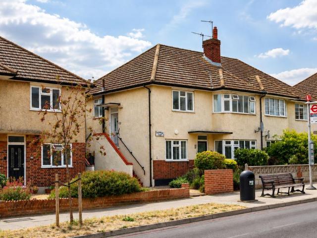 2 bedroom maisonette for sale