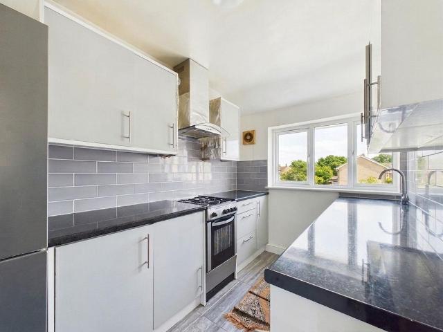 2 bedroom maisonette for sale