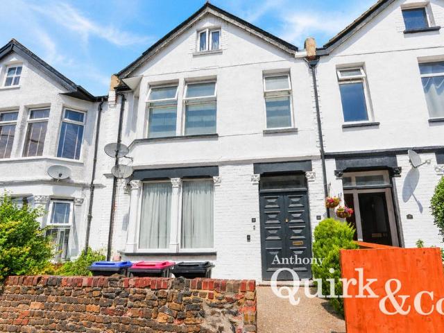 2 bedroom maisonette for sale