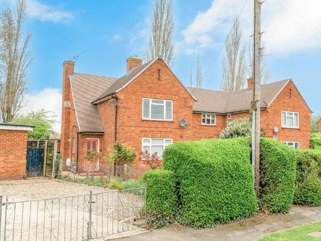 2 bedroom maisonette for sale