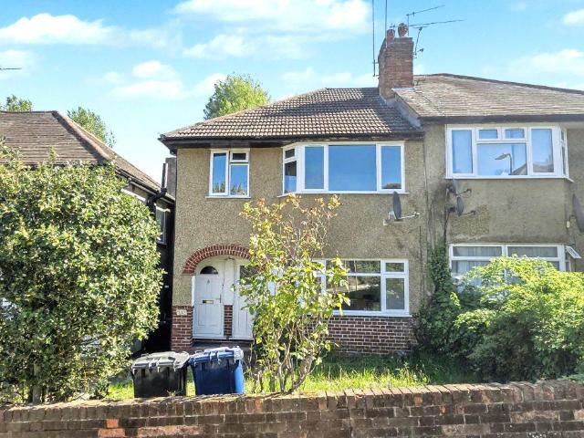 2 bedroom maisonette for sale
