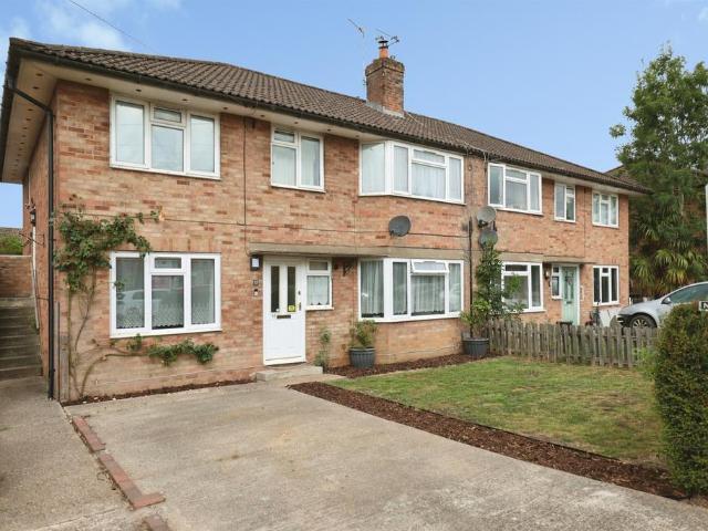 2 bedroom maisonette for sale