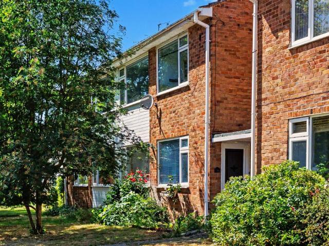 2 bedroom maisonette for sale