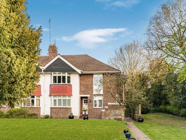 2 bedroom maisonette for sale