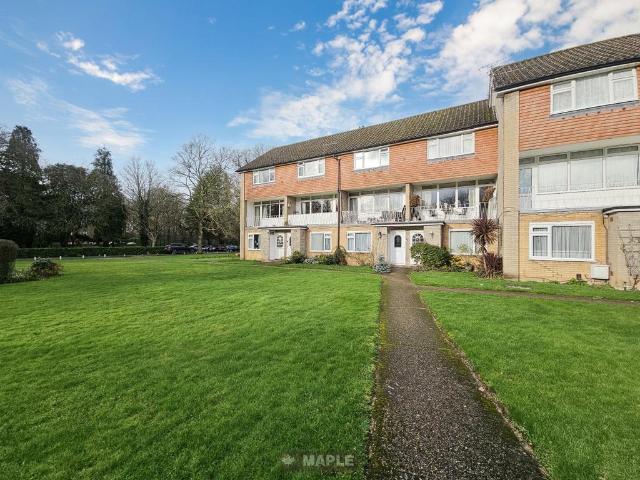 2 bedroom maisonette for sale