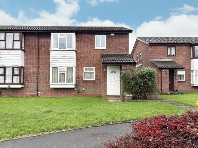2 bedroom maisonette for sale