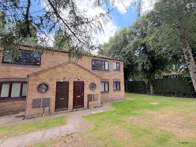 2 bedroom maisonette for sale