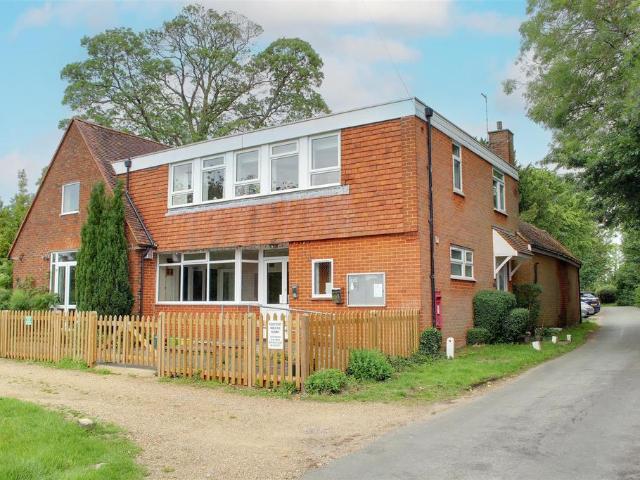 2 bedroom maisonette for sale