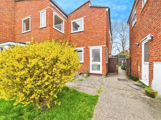 2 bedroom maisonette for sale