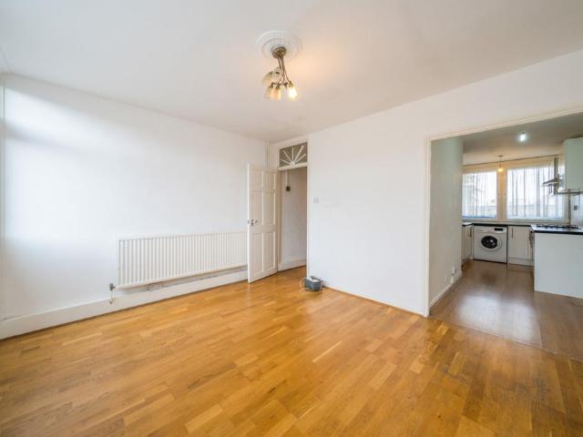 2 bedroom maisonette for sale