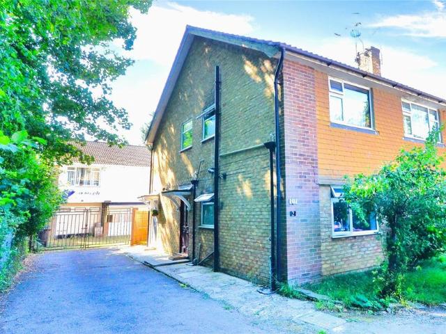 2 bedroom maisonette for sale