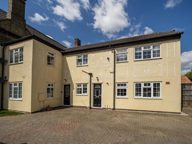 2 bedroom maisonette for sale