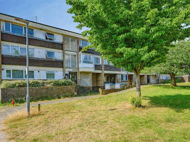 2 bedroom maisonette for sale