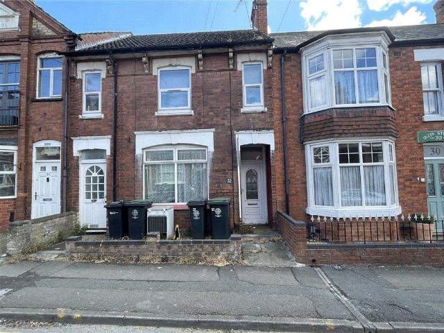 2 bedroom maisonette for sale