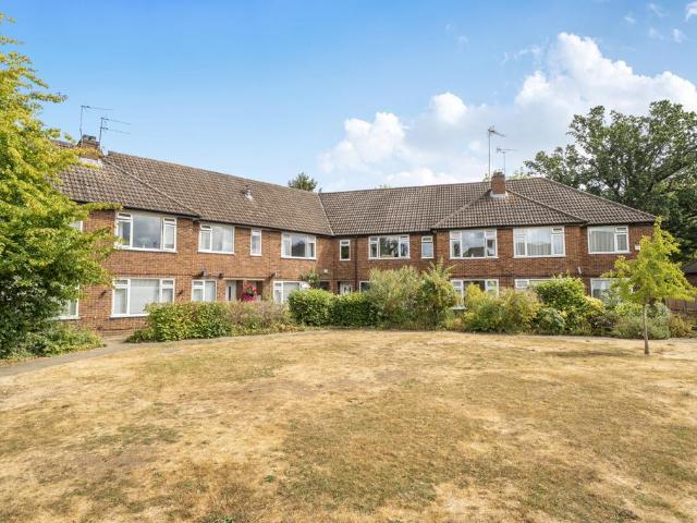 2 bedroom maisonette for sale