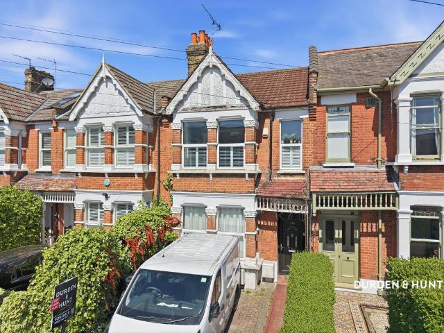2 bedroom maisonette for sale