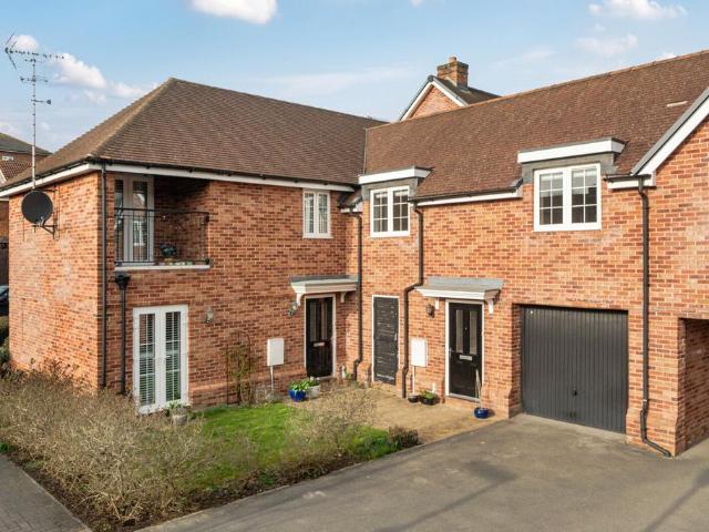 2 bedroom maisonette for sale