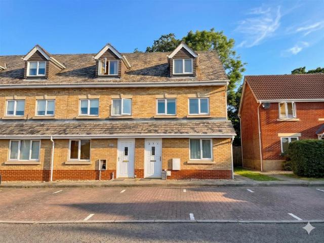 2 bedroom maisonette for sale