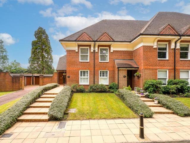 2 bedroom maisonette for sale