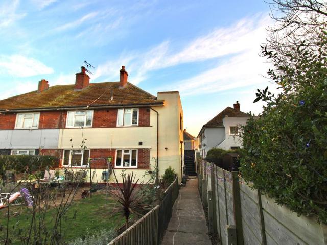 2 bedroom maisonette for sale