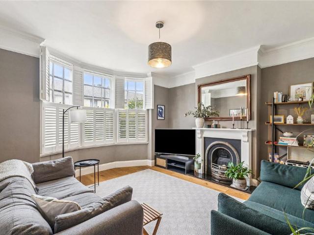 2 bedroom maisonette for sale