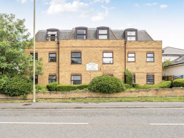 2 bedroom maisonette for sale