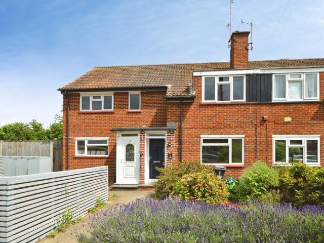 2 bedroom maisonette for sale