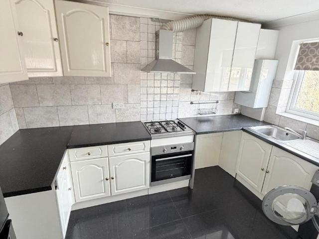 2 bedroom maisonette for sale