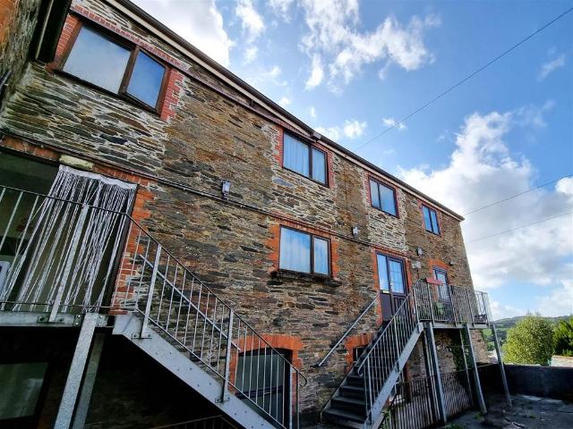 2 bedroom maisonette for sale