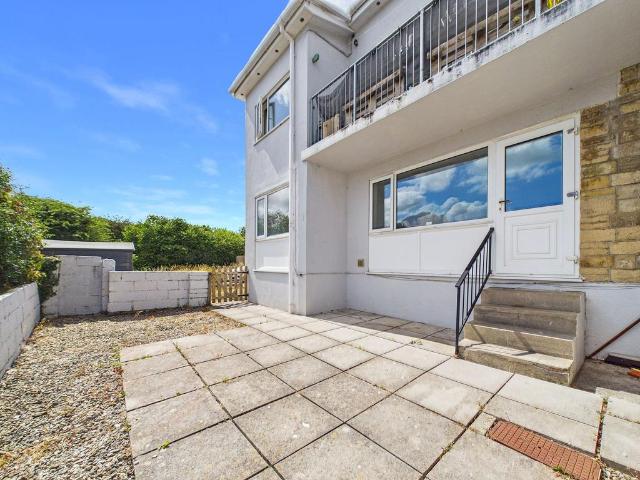 2 bedroom maisonette for sale