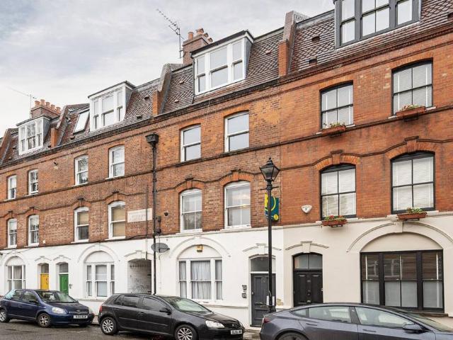 2 bedroom maisonette for sale