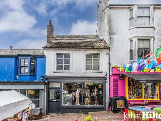 2 bedroom maisonette for sale