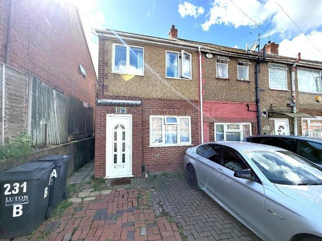 2 bedroom maisonette for sale