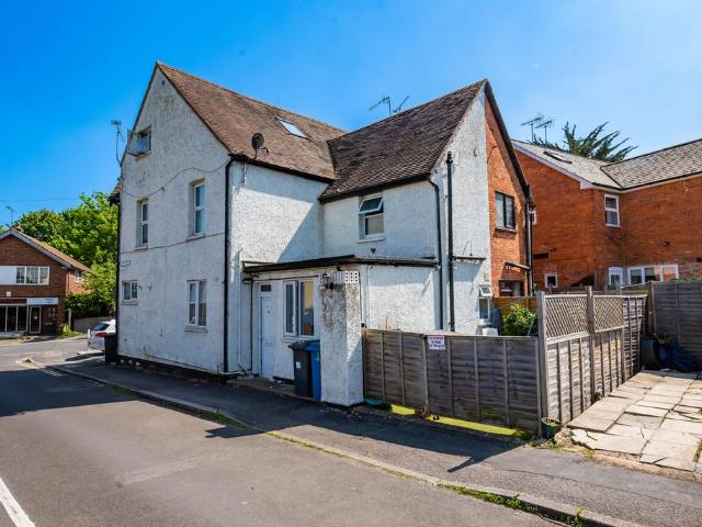 2 bedroom maisonette for sale