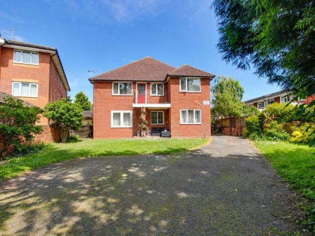 2 bedroom maisonette for sale