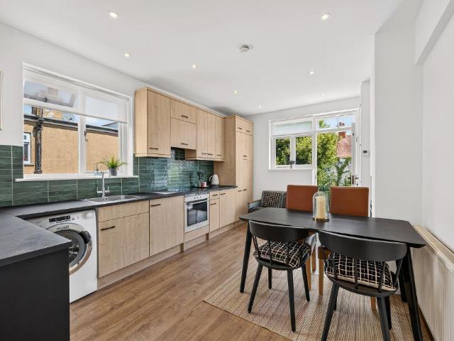 2 bedroom maisonette for sale