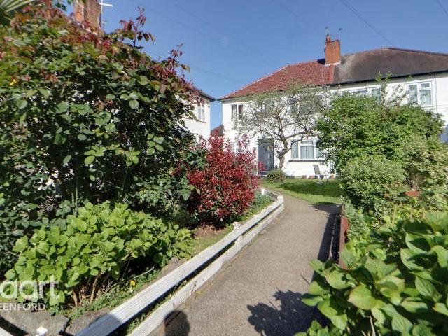 2 bedroom maisonette for sale