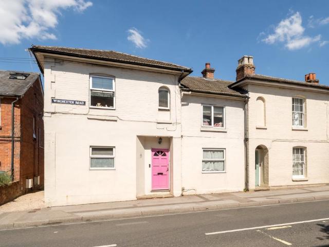 2 bedroom maisonette for sale