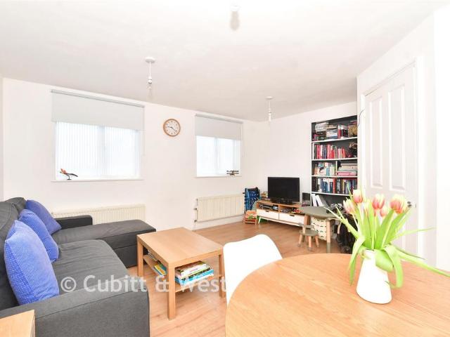 2 bedroom maisonette for sale