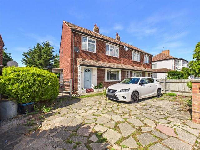 2 bedroom maisonette for sale