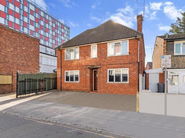 2 bedroom maisonette for sale