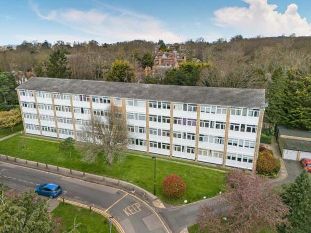 2 bedroom maisonette for sale in Tarnwood Park, Eltham, London, SE9