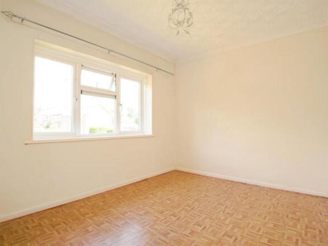 2 bedroom maisonette for sale in Templeton Avenue, Llanishen, CARDIFF, CF14