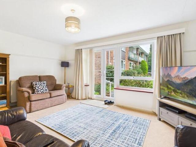 2 bedroom maisonette for sale in Telford Court, Guildford, Surrey, GU1