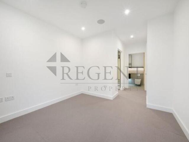 2 bedroom maisonette for sale in The Crosse, New Tannery Way, SE1