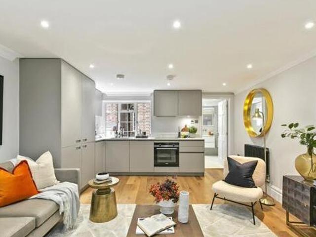 2 Bedroom Maisonette For Sale In The Green, Richmond