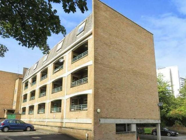 2 bedroom maisonette for sale in The Danes Goat Lane Basingstoke RG21