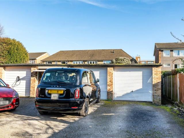 2 bedroom maisonette for sale in The Knoll, Beckenham, BR3