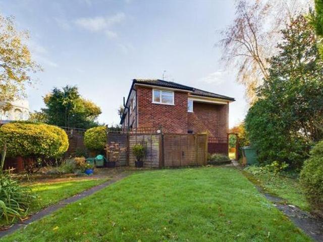 2 Bedroom Maisonette For Sale In Tilehurst